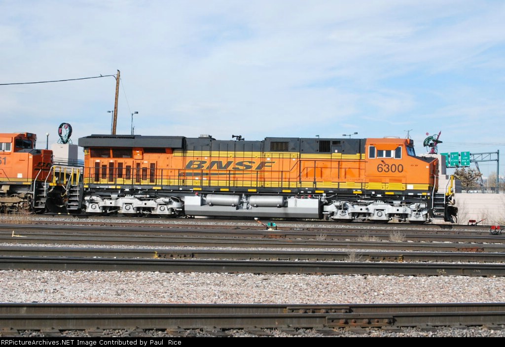 BNSF 6300